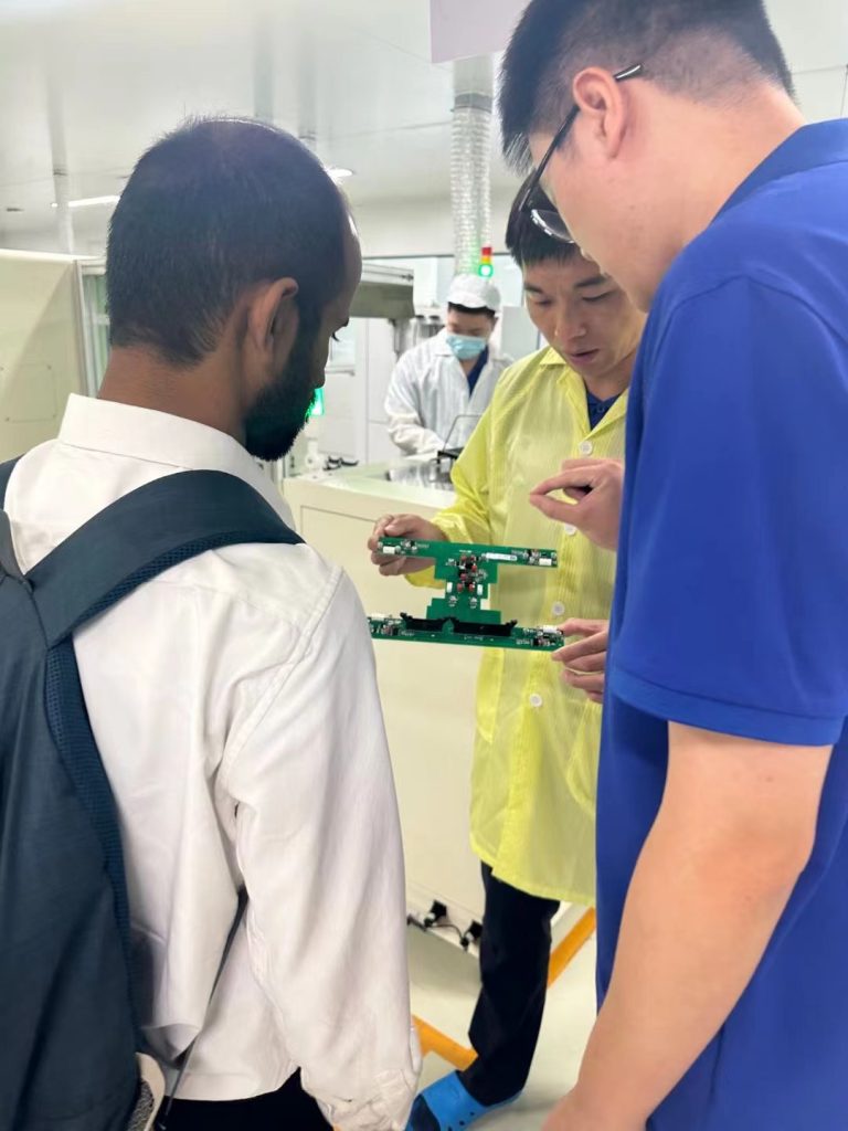 Indian customers visit the Liyuan Haina factory——Gold-plated rectifier ...